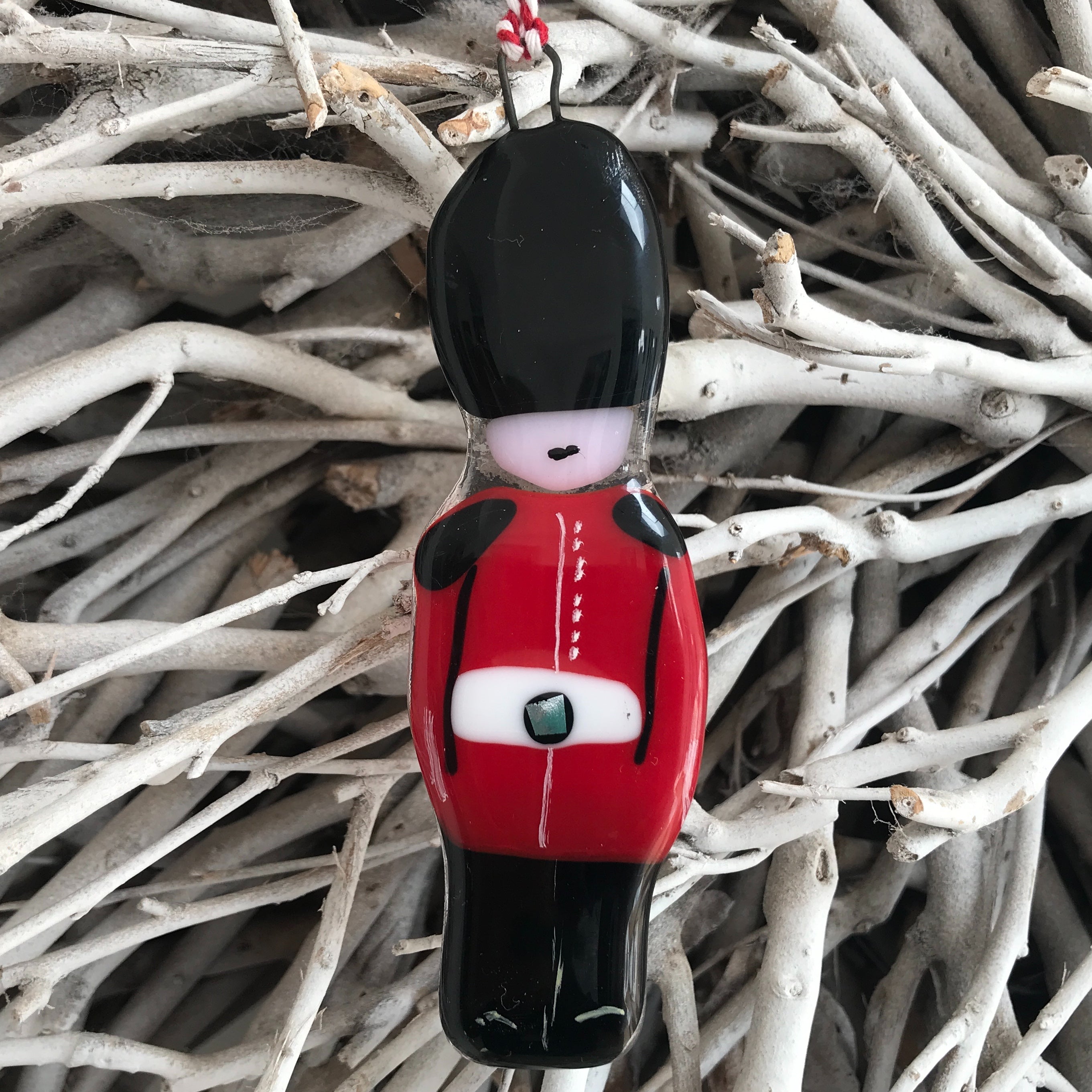 Christmas Queens Guard soldier decoration – Studio Shards