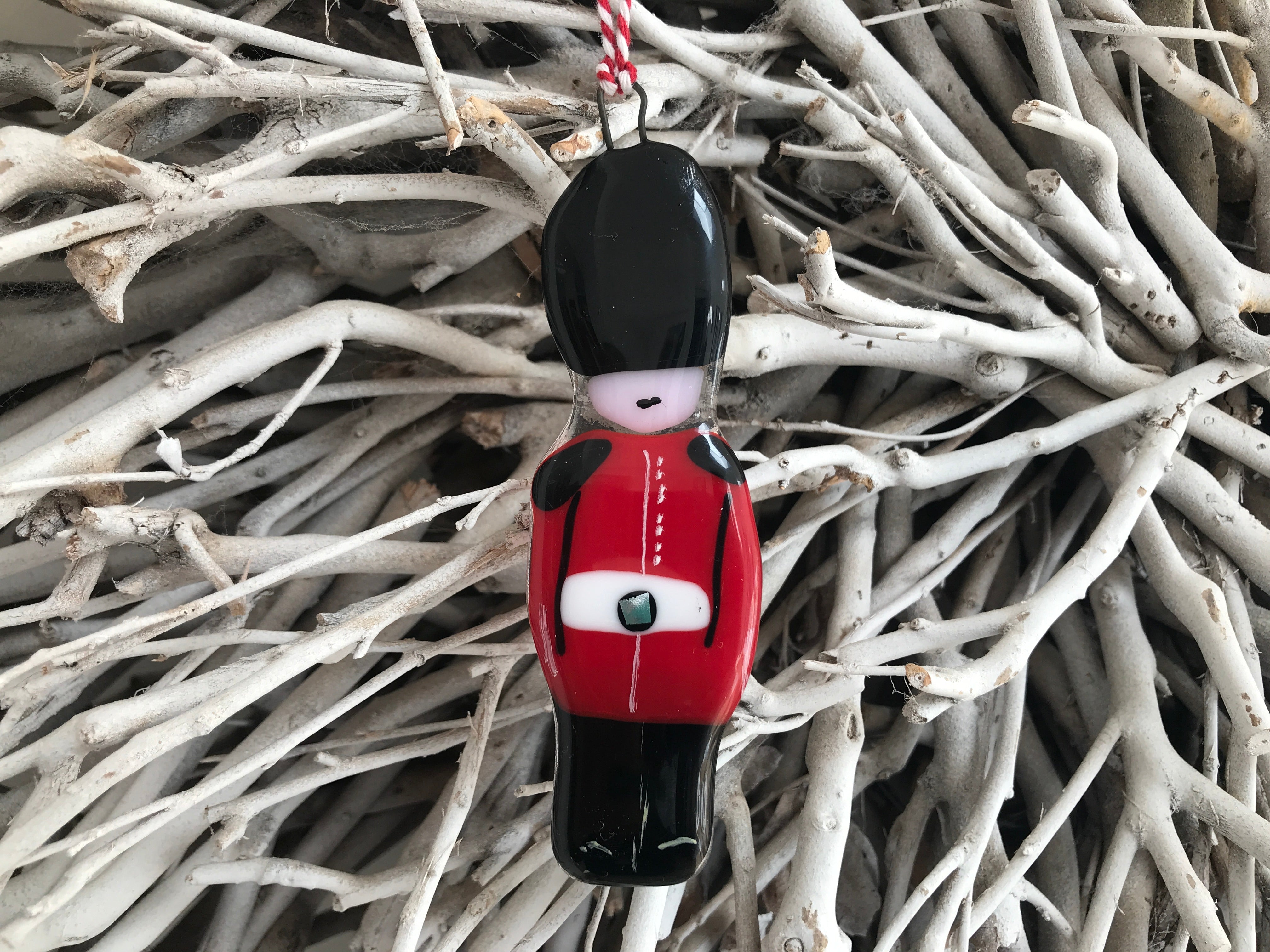 Limited edition Royal decorations – Studio Shards